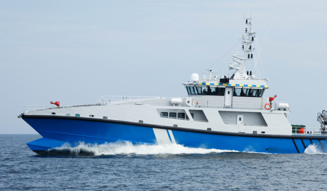 Professional boat